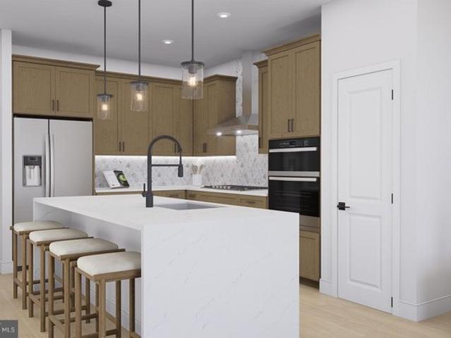 5800 Moonstone Way Unit 6, Haymarket, VA 20169
