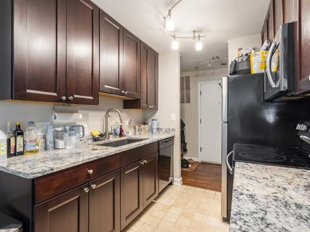 5800 Oakwood Dr Unit 1B, Lisle, IL 60532
