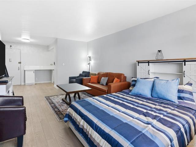 5800 Arlington Avenue 15P