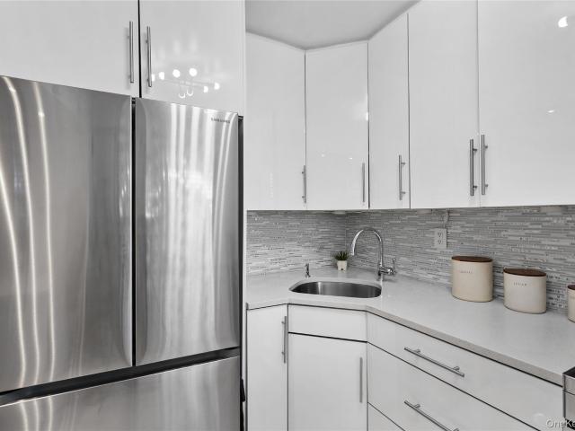 5800 Arlington Avenue 1K