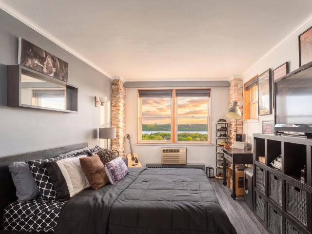 5800 Arlington Avenue, Unit 20L