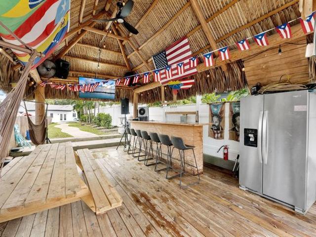 5800 SW 19th St, Plantation, FL 33317