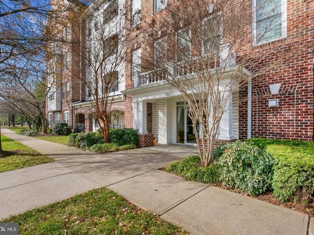 5801 Clipper Lane # 204
