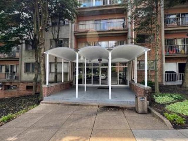 5801 Quantrell Ave #406, Alexandria, VA 22312