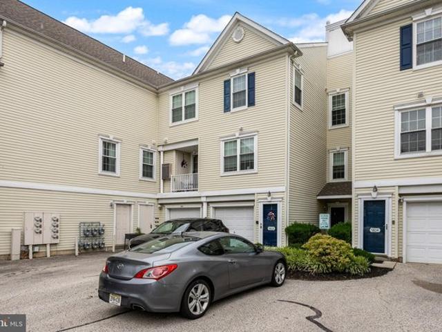 5801 Riverfront Dr, Palmyra, NJ 08065