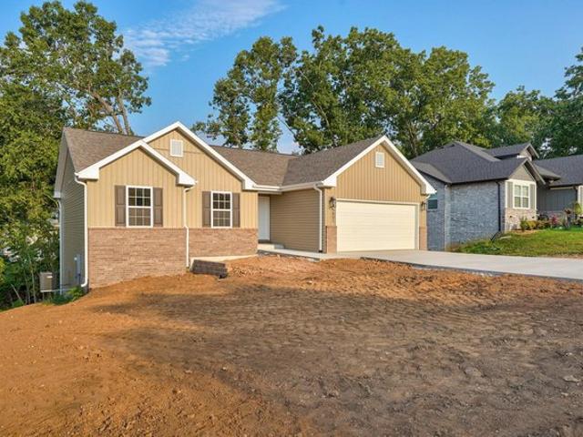 5801 S Cloverdale Ln, Battlefield, MO 65619
