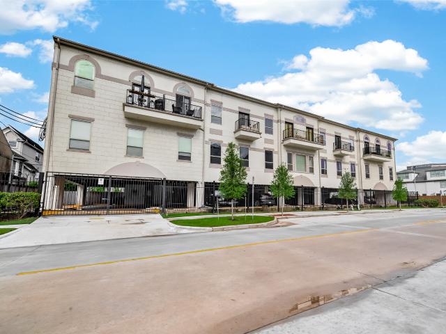 5801 Winsome Ln, Unit 202, Houston, TX 77057 | MLS #67746 | Compass