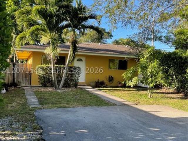 5801 5 SW 61st St, Miami, FL 33143