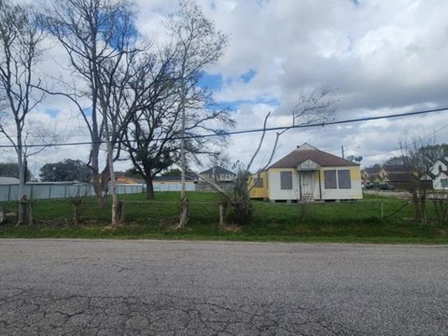 5802 Brookfield Dr, Houston, TX 77085