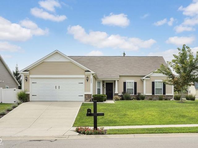 5802 Deer Valley Ct, Columbus, IN 47201