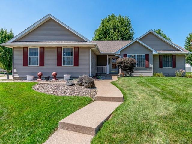5802 Heather Ave, Davenport, IA 52807