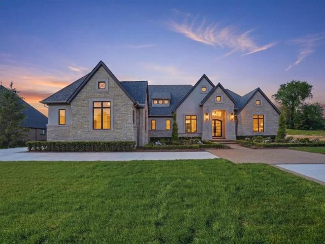 5803 Cotswold Dr Unit 17, Washington Township, MI 48094