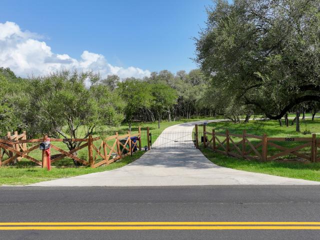 5803 Hollyhock Rd, San Antonio, TX 78240 | MLS #1871