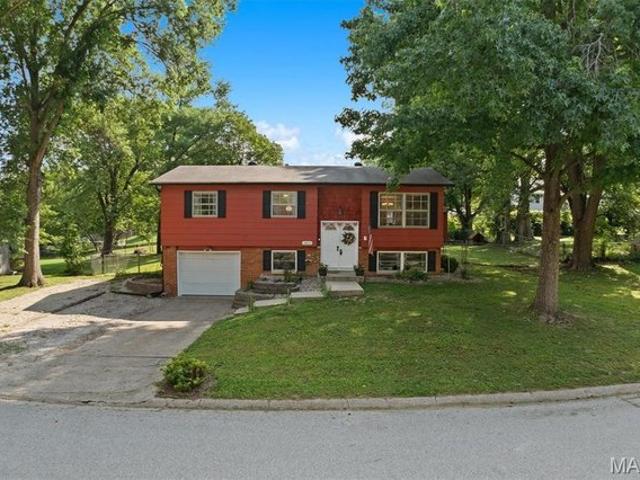 5803 Piasa Trl, Godfrey, IL 62035