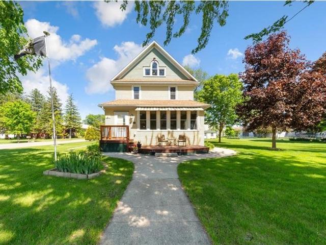 580 6th St, Lafayette, MN 56054
