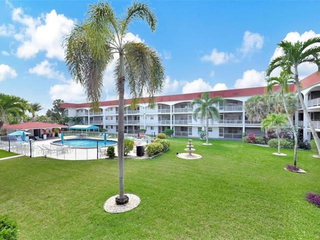 580 Egret Dr Apt 122, Hallandale Beach, FL 33009