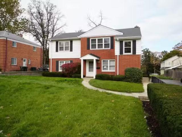 580 Ivy Court, Lake Forest, IL 60045
