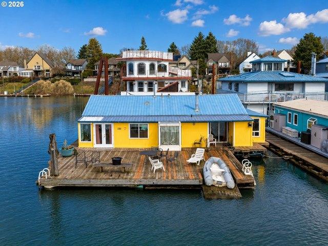 580 N Tomahawk Island Dr, Portland, OR 97217