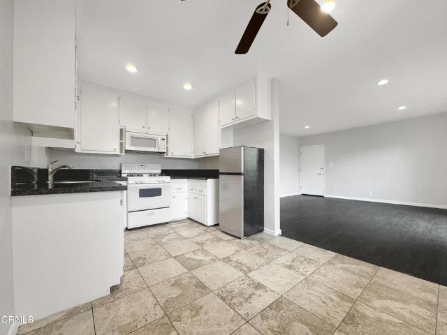 580 N Los Robles Avenue 11