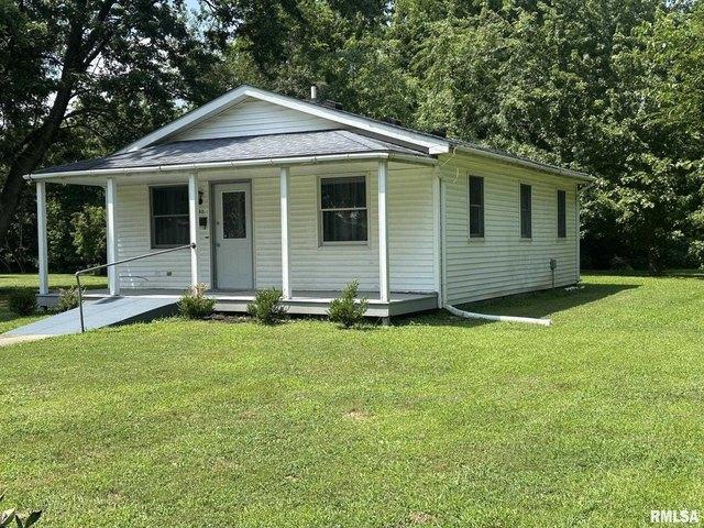 580 S Spruce St, Nokomis, IL 62075