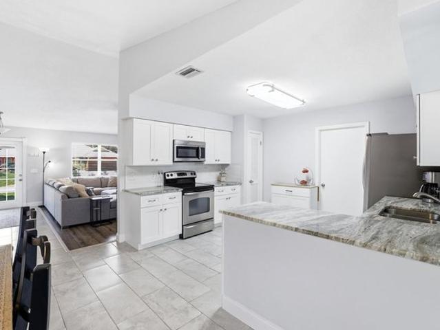 580 SW Duval Ave, Port Saint Lucie, FL 34983