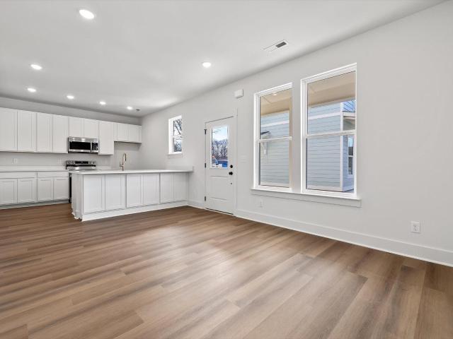 580 W 35th Street