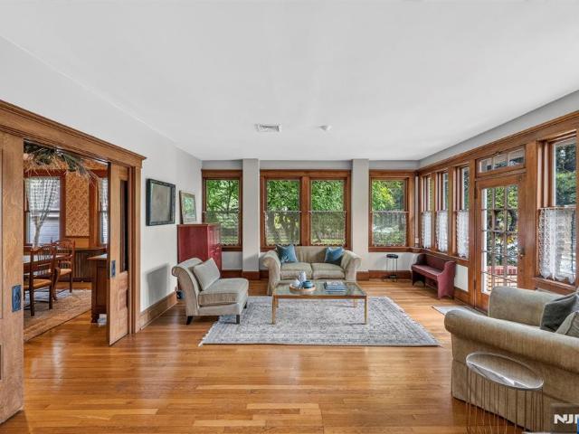 580 Wyckoff Avenue