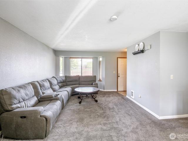 5814 37th Street SE