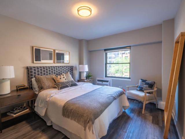 5815 N Sheridan Road # 1118