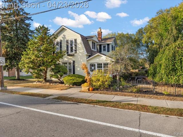 5815 Chicago Road