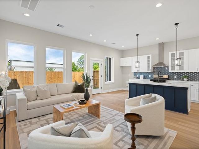 5815 Highland Sun Ln, Houston, TX 77091