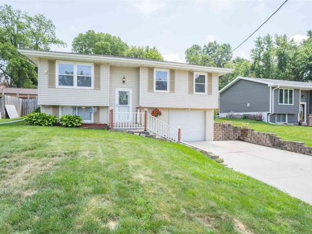 5815 SW 4th St, Des Moines, IA 50315