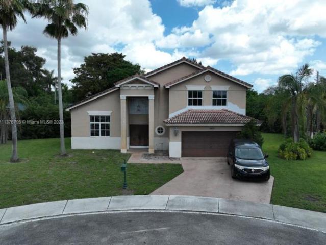 5815 58th Ct SW, Davie, FL 33314