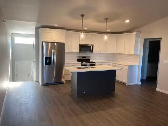58161484 6438 21st St S