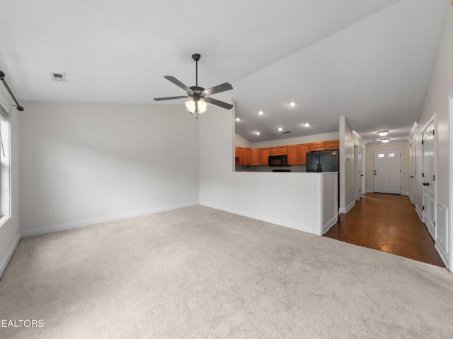 5816 Metropolitan Way
