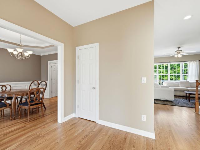 5816 Acorn Knoll Place