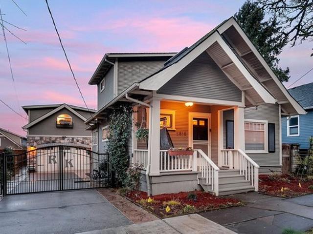 5816 S Corbett Ave, Portland, OR 97239