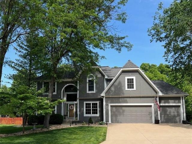 5817 NE Ruby Ct, Lee's Summit, MO 64064