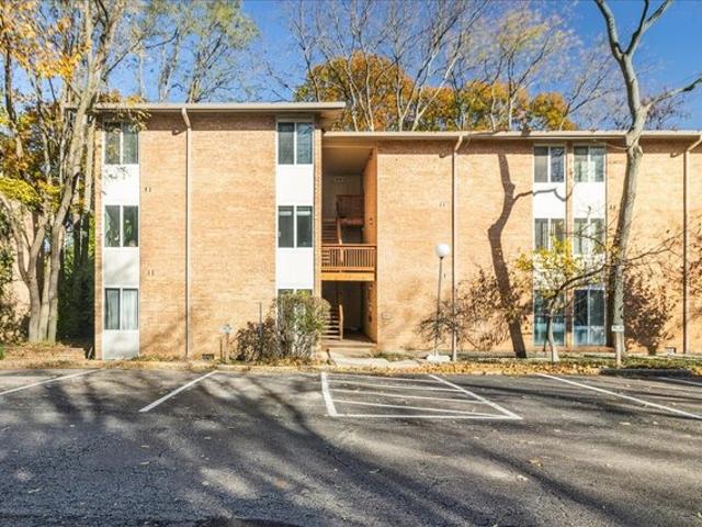 5817 Oakwood Dr Apt E, Lisle, IL 60532