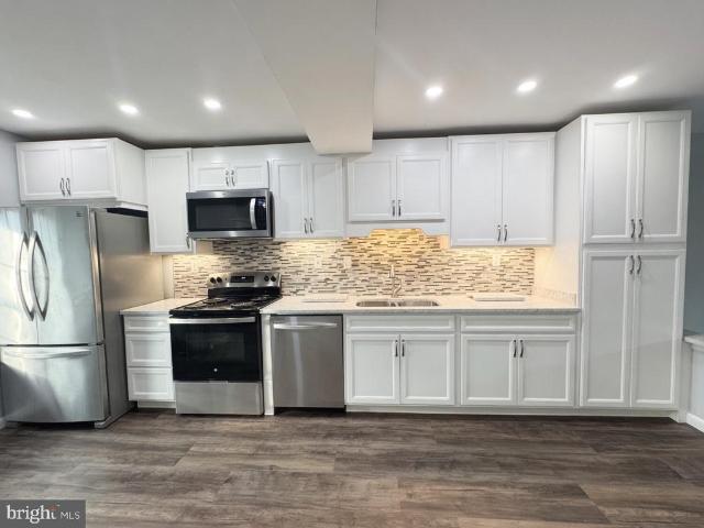 5817 Burke Manor Court