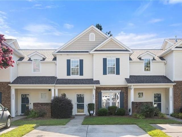 5817 Fox Point Cir, Winston Salem, NC 27104