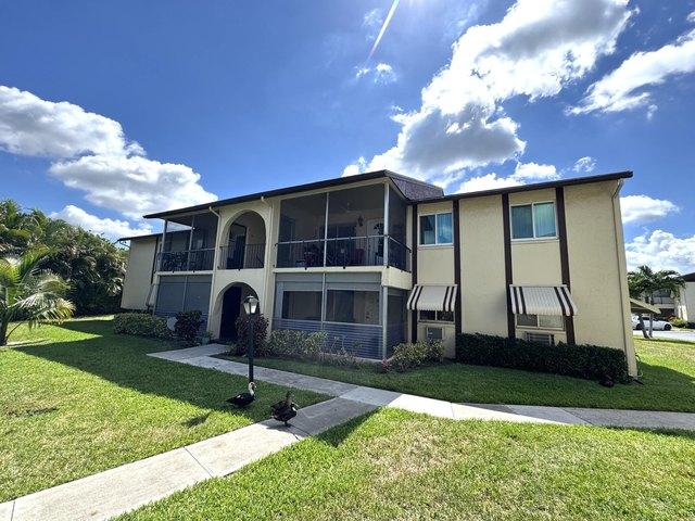5817 LA Pinata Blvd Unit B1, Greenacres, FL 33463