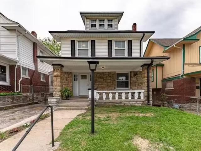 58184356 2705 E 35th St