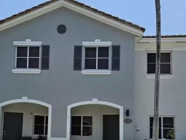 58189987 1639 Se 30th St