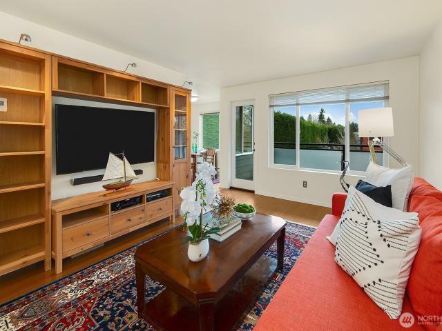 5818 NE 70th St, Unit A312, Seattle, WA 98115 | MLS #2525