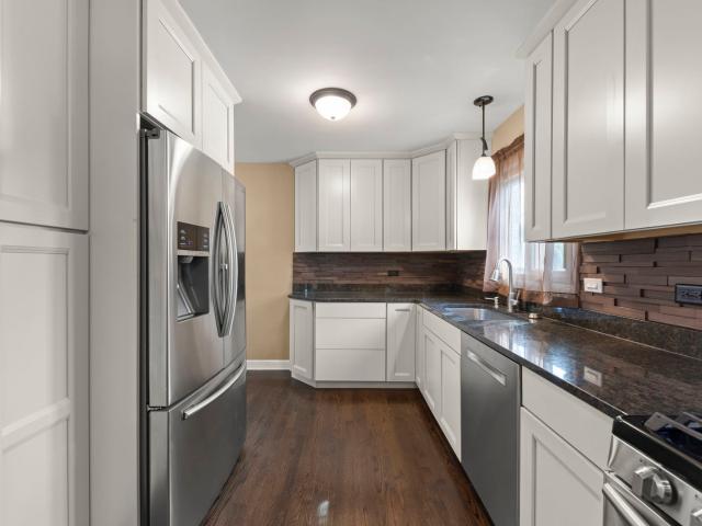 5818 Ridgewood Drive
