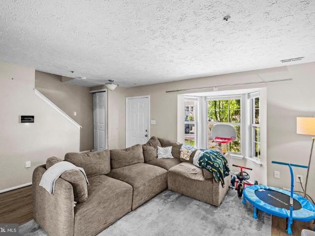 5818 Springfish Place