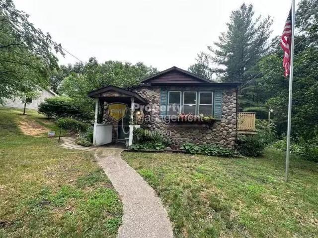 58190275 3320 E Johns Ave