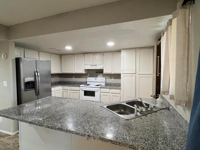 5819 N 59th Drive