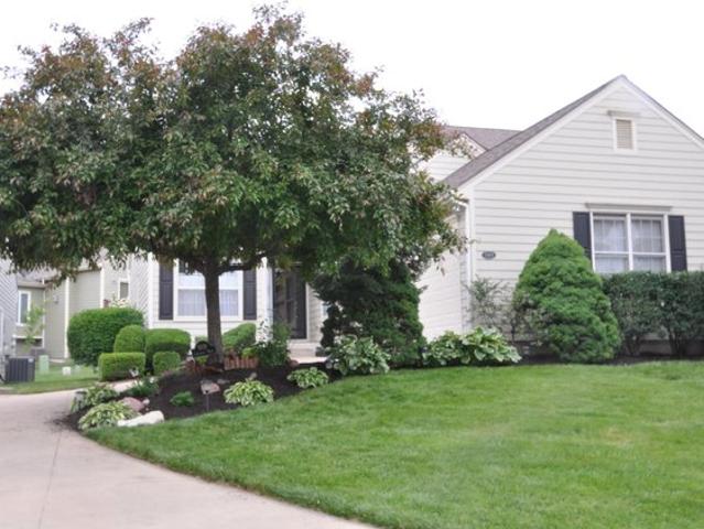 5819 Longleaf Dr, Lawrence, KS 66049